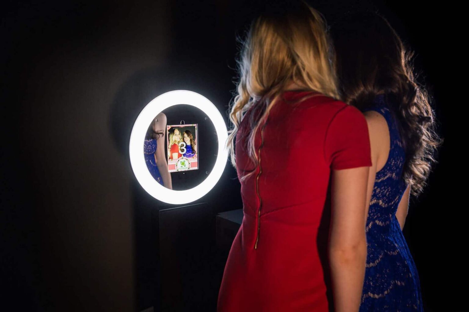 Glo-Booth: The Perfect Ring Light Photo Booth